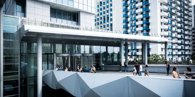 First | Paris La Défense